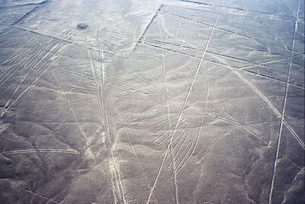 Neue Theorie zu den Bodenbildern und Linien von Nazca